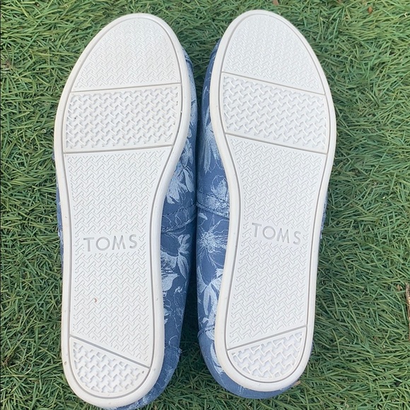 Toms | Shoes | Bnwt Blue Floral Pattern Toms Womens Size 6 | Poshmark